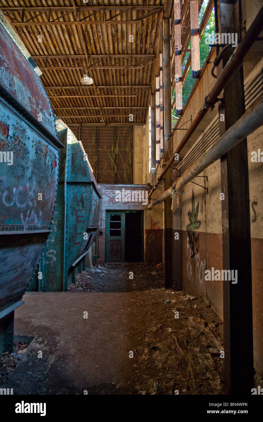 Interiors of Abandoned Turnpike Building Stock Photo - Alamy