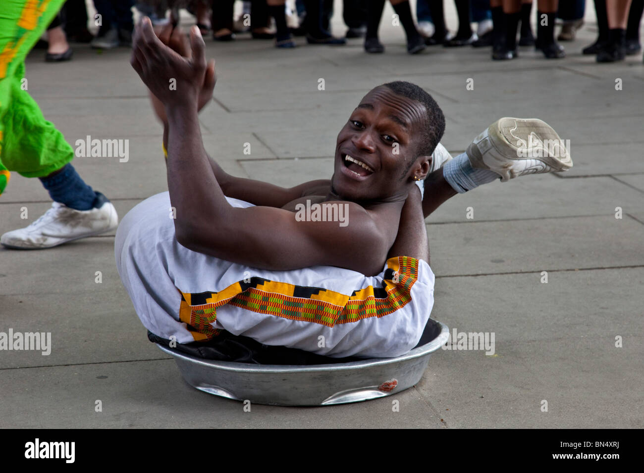 Contortionist hi-res stock photography and images - Alamy