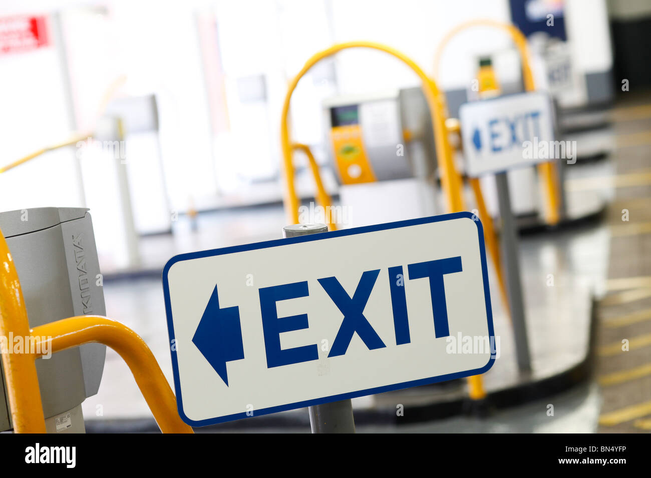 Car parking facilities, car park, exit sign Stock Photo - Alamy