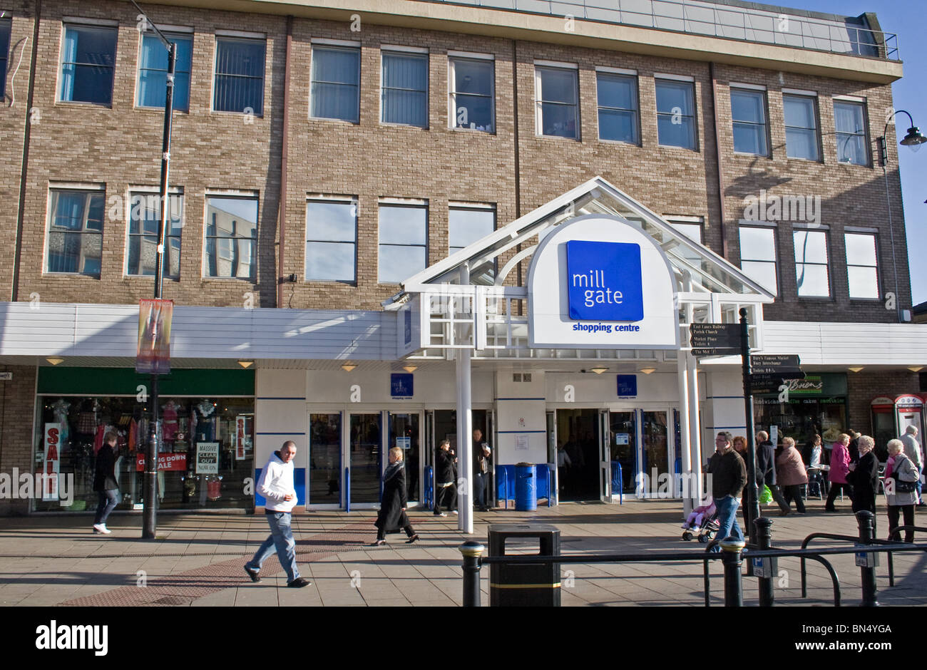 Millgate shopping hi-res stock photography and images - Alamy