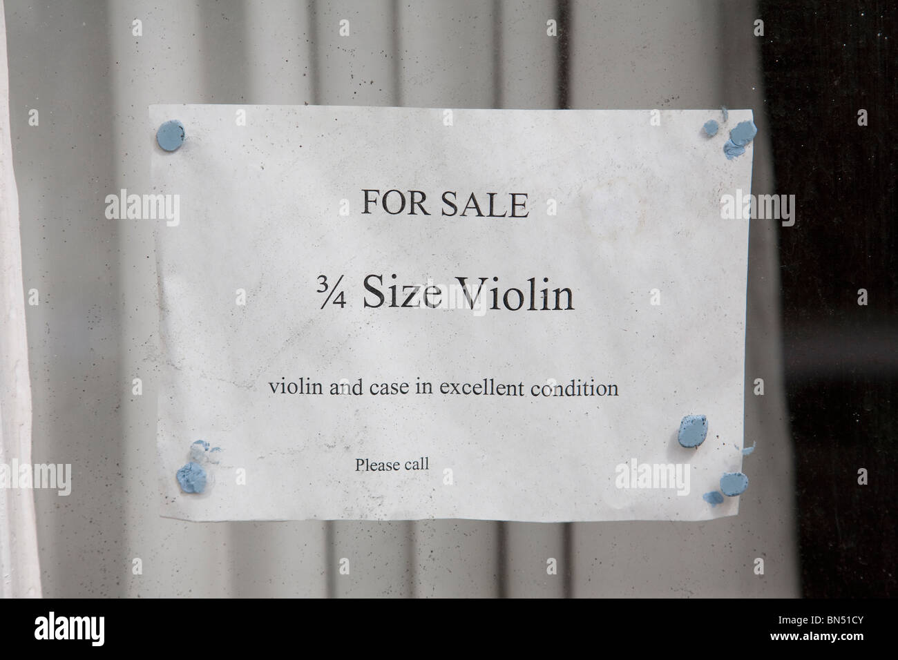 Violin sign hi-res stock photography and images - Alamy