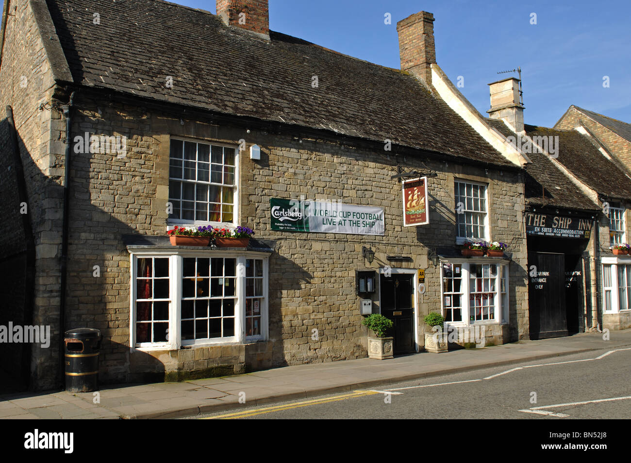 The Ship Inn, Oundle, Northamptonshire, England, UK Stock Photo - Alamy