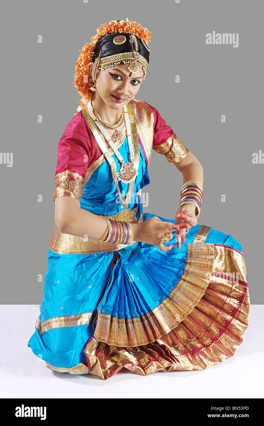 South indian bharatanatyam hi-res stock photography and images - Alamy