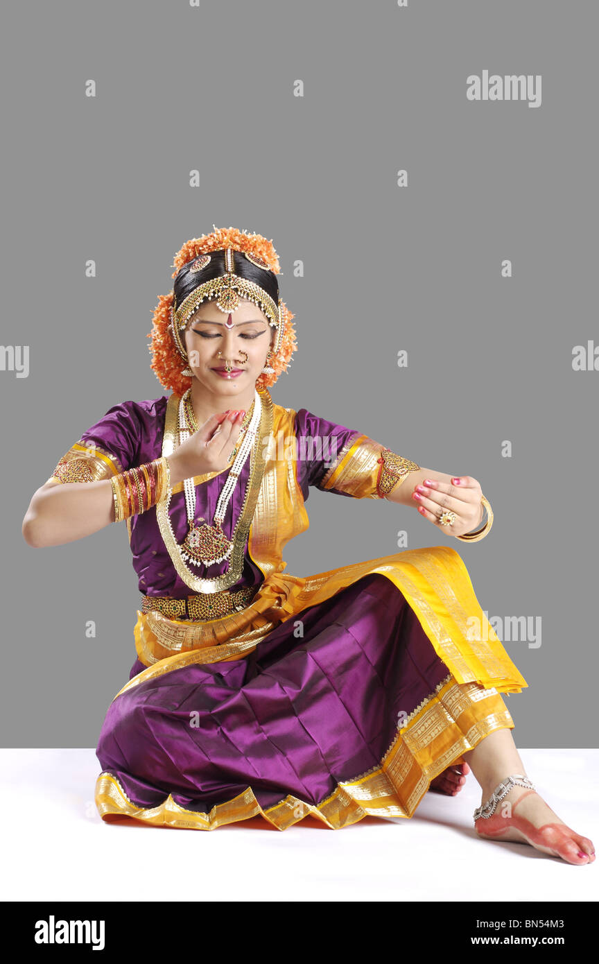 Bharatanatyam hand gestures hi-res stock photography and images - Alamy