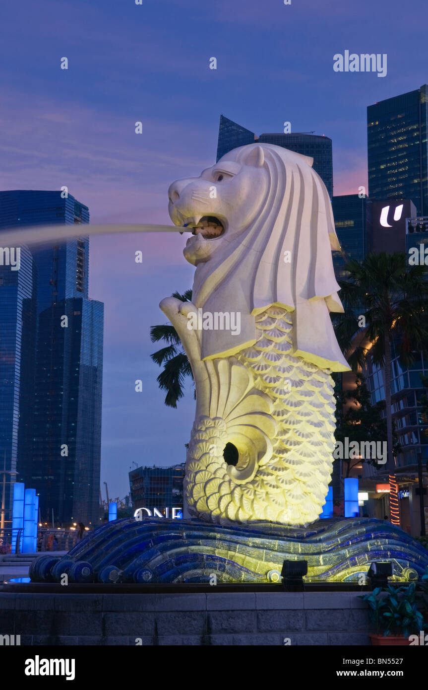 Singapore merlion view merlion statue hi-res stock photography and ...