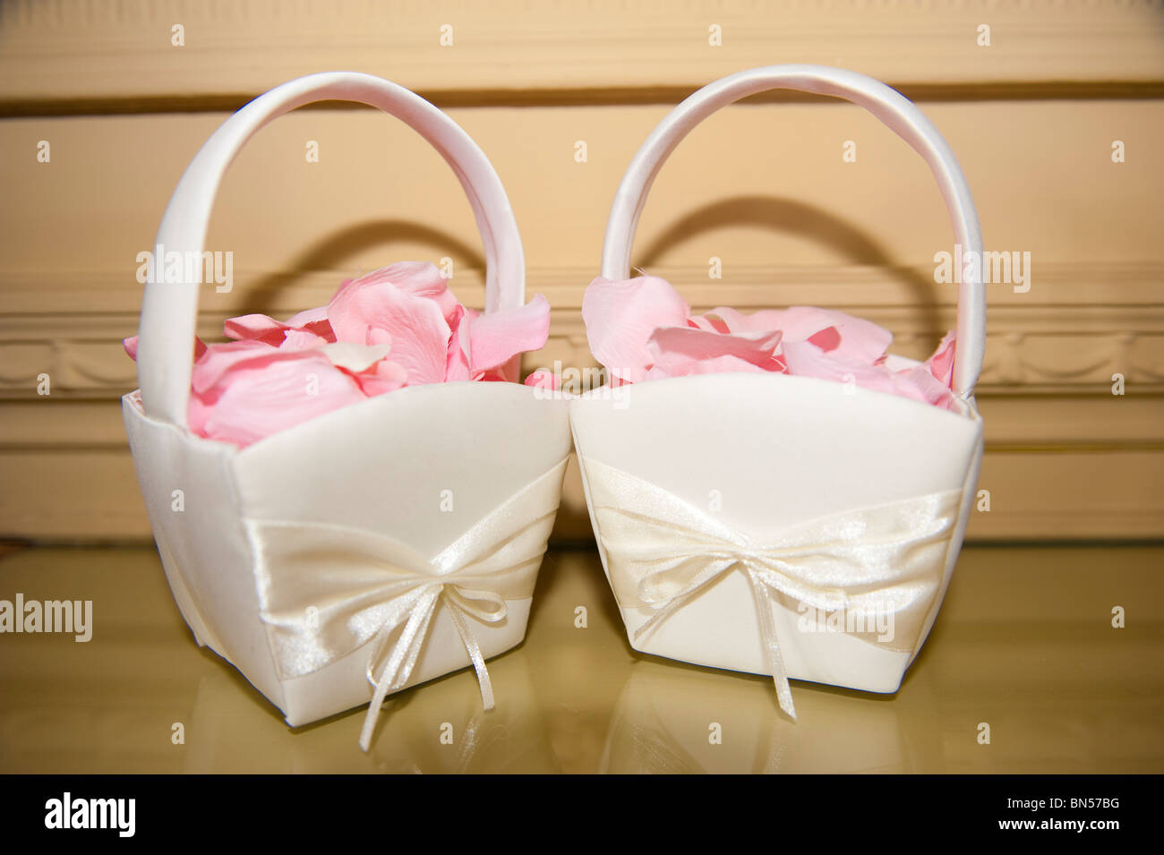 basket of confetti Stock Photo - Alamy