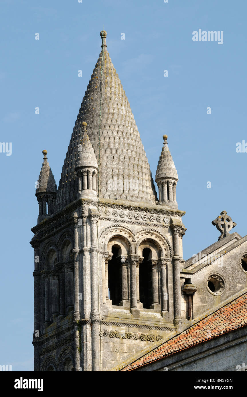 Angouleme cathedral hi-res stock photography and images - Alamy