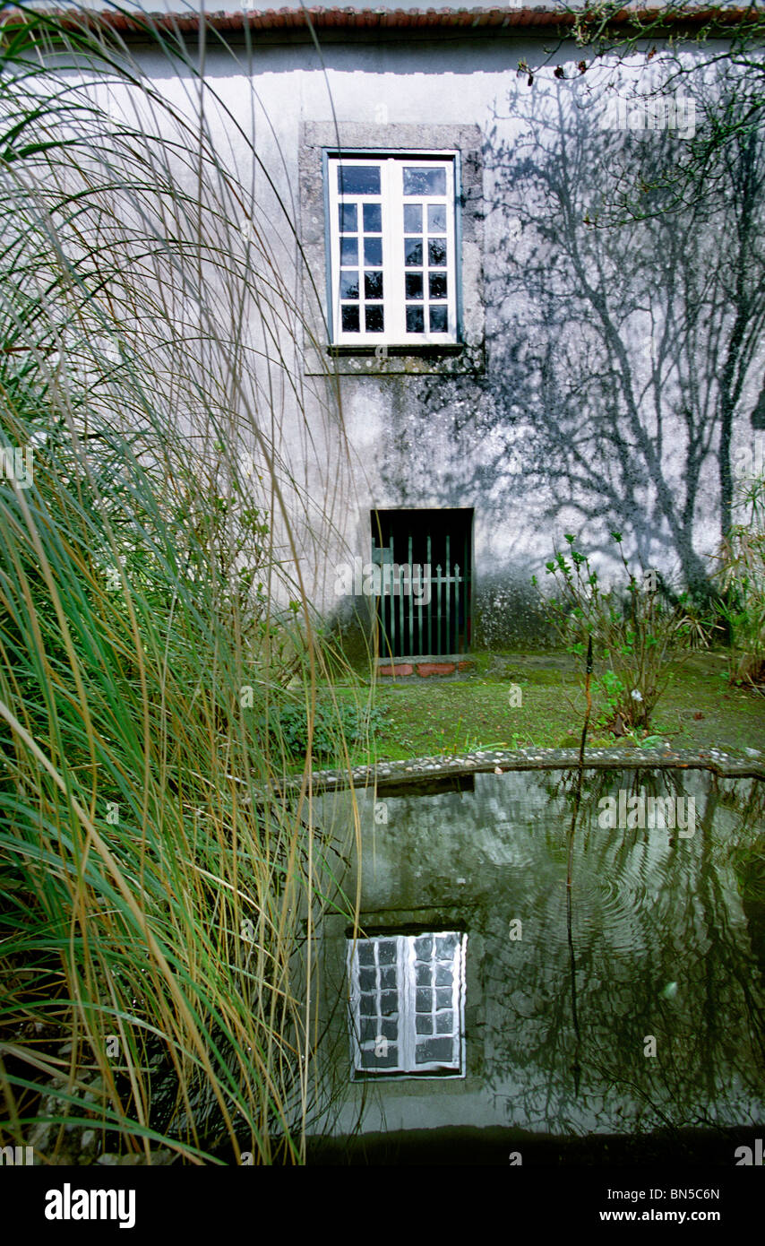 Country windows hi-res stock photography and images - Alamy