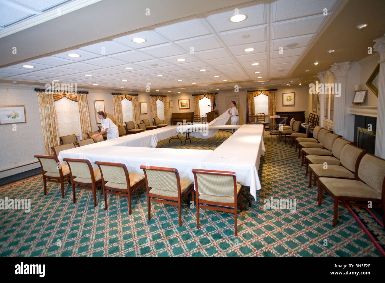 Inmates from work release working in the Governor's Mansion. Lincoln ...