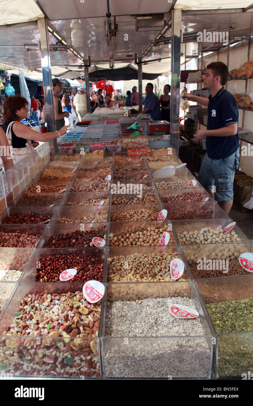Selling nuts hi-res stock photography and images - Alamy