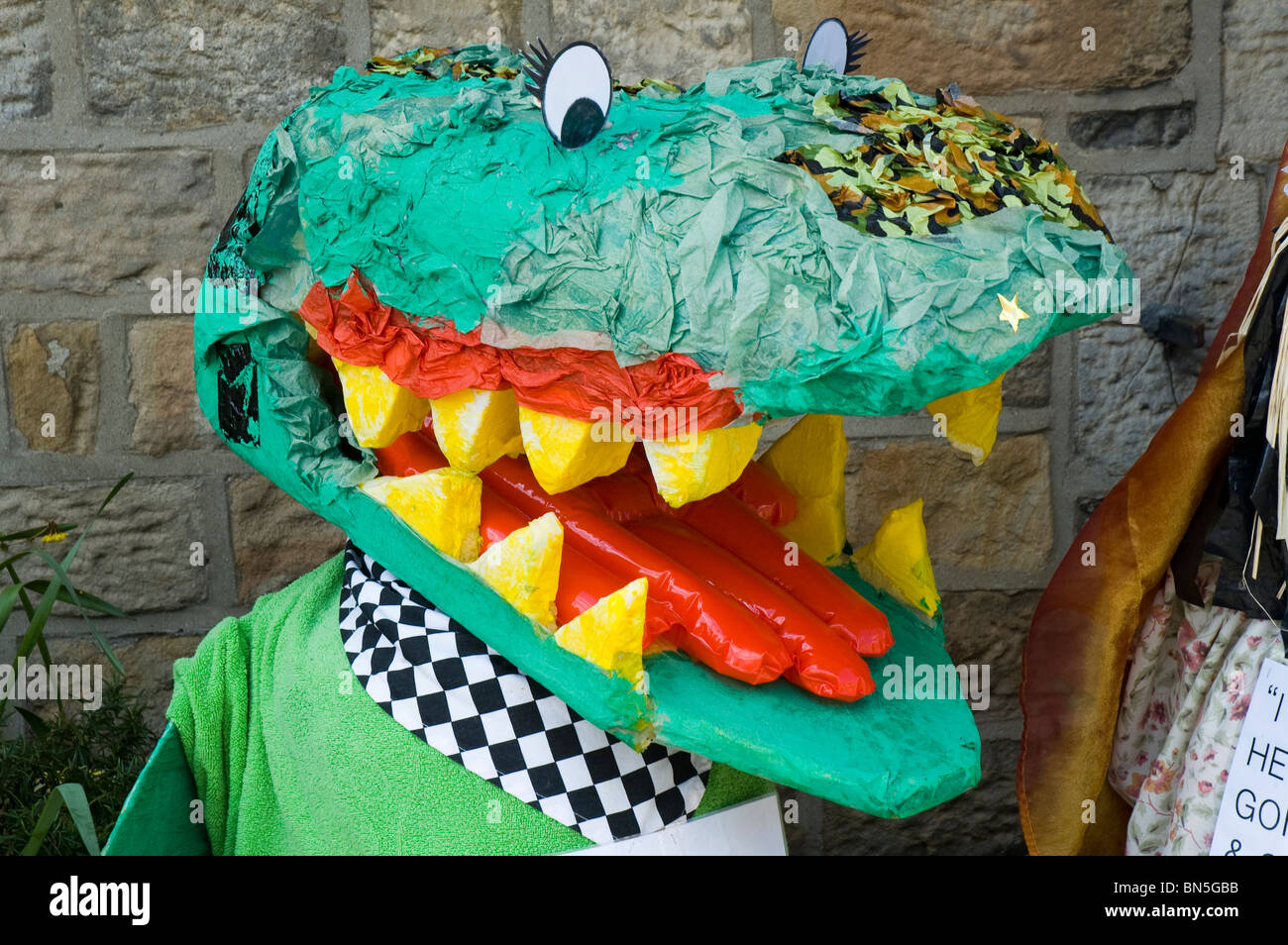 Dragon scarecrow hi-res stock photography and images - Alamy