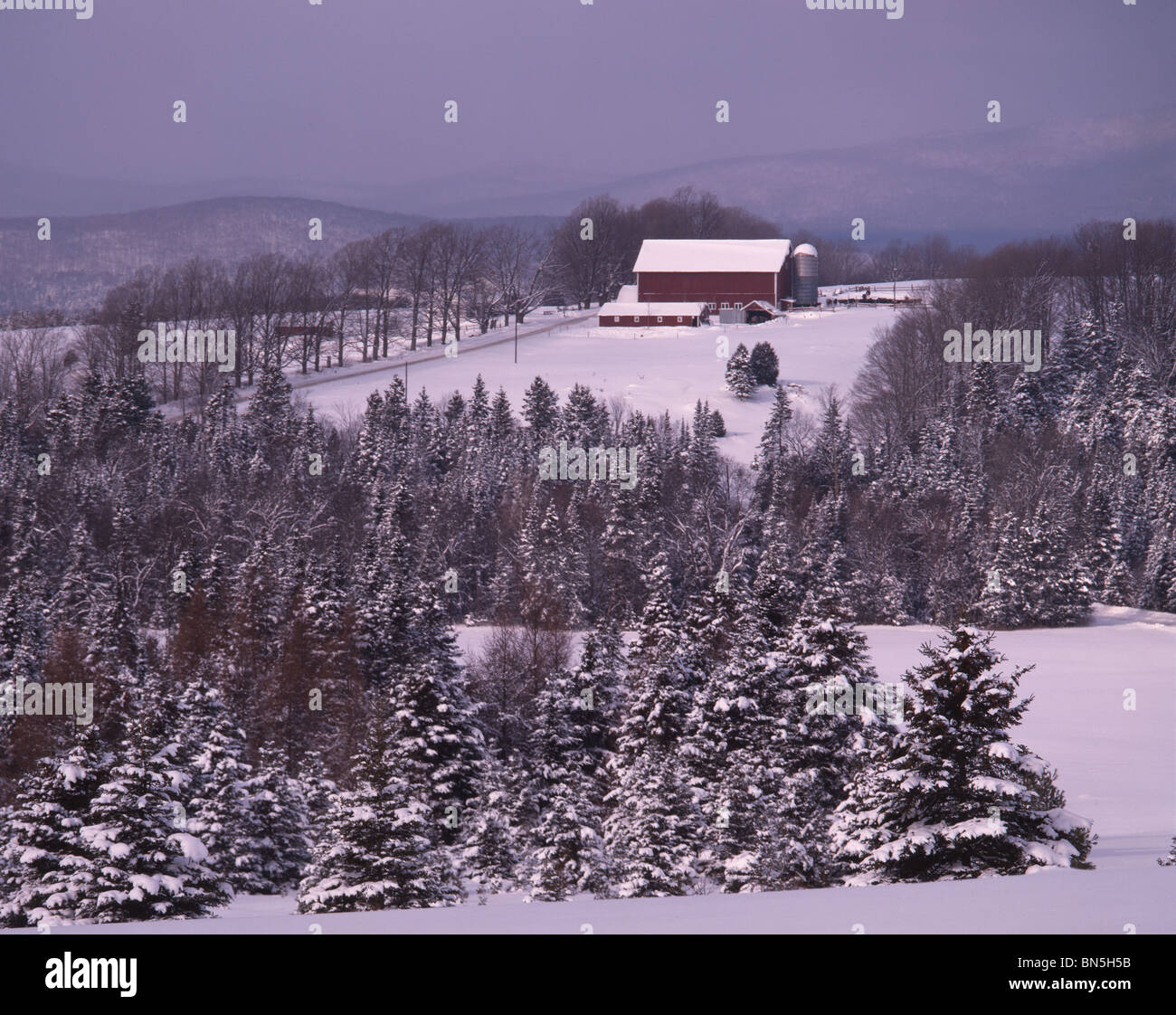 Vermont farm in winter hi-res stock photography and images - Alamy