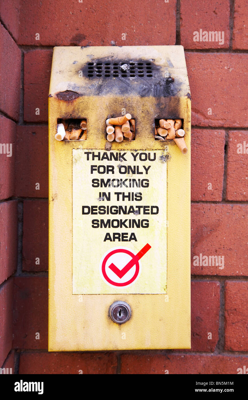 Cigarette bin hi-res stock photography and images - Alamy