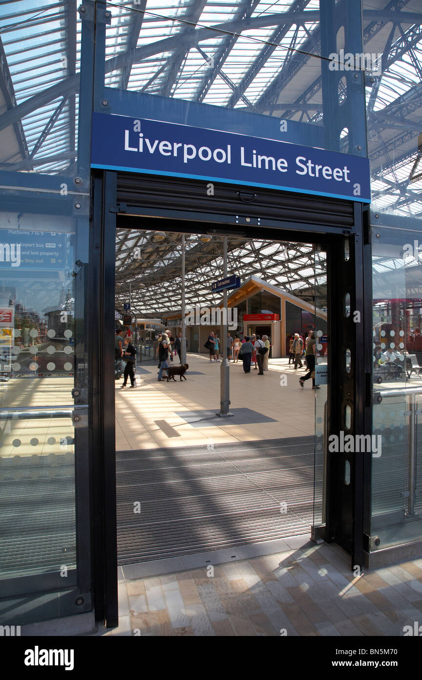 Inside Lime Street Train Station in Liverpool UK Stock Photo - Alamy