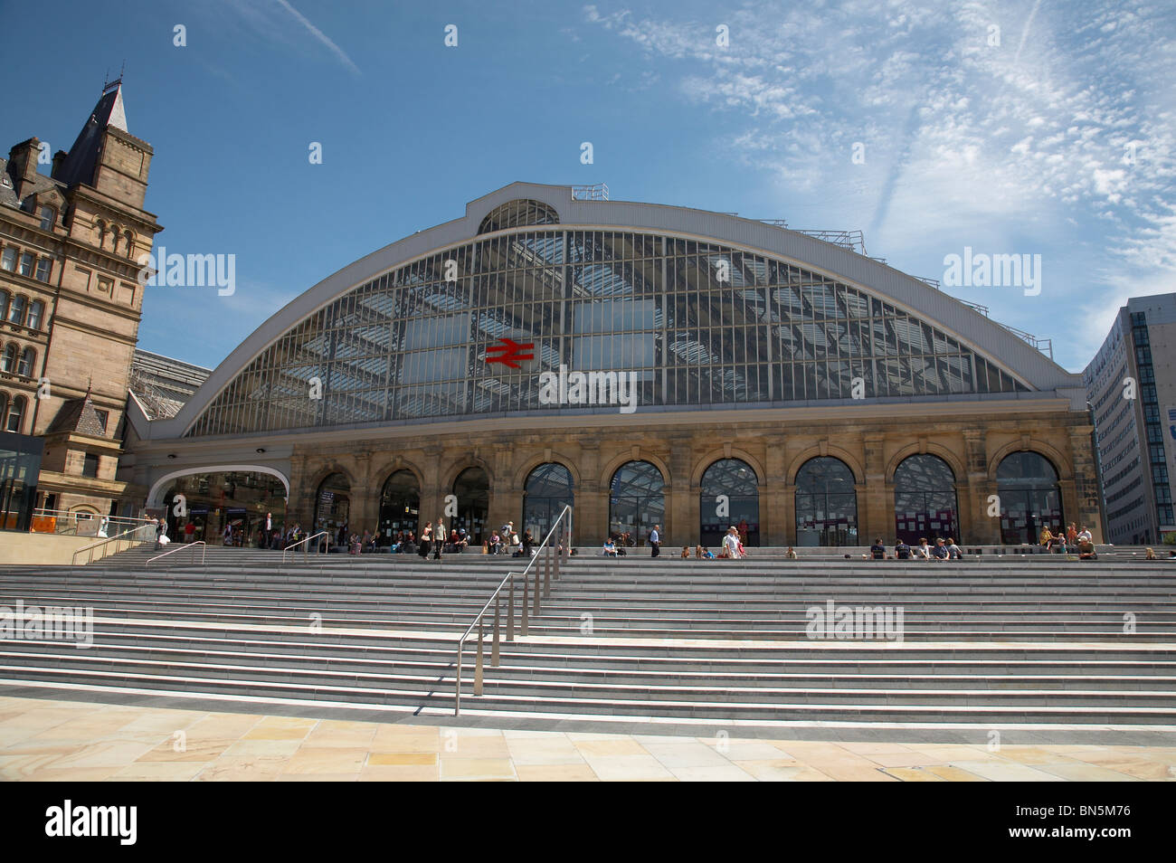 Lime street railway station in Liverpool UK Stock Photo - Alamy