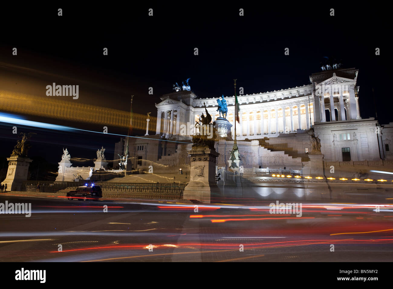 Victor emmanuel monument typewriter night hi-res stock photography and ...