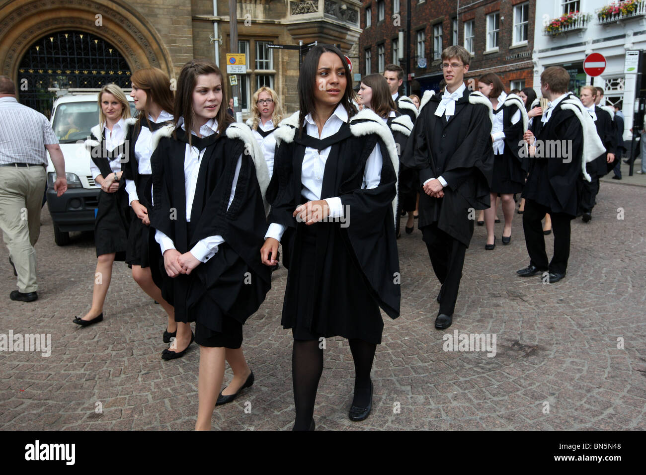 CAMBRIDGE UNIVERSITY STUDENTS ON GRADUATION DAY Stock Photo - Alamy