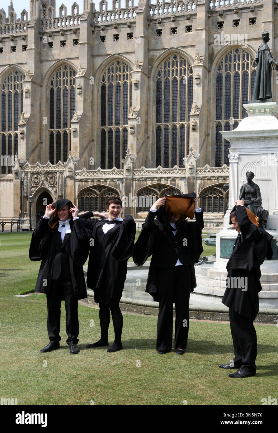 CAMBRIDGE UNIVERSITY STUDENTS ON GRADUATION DAY Stock Photo - Alamy