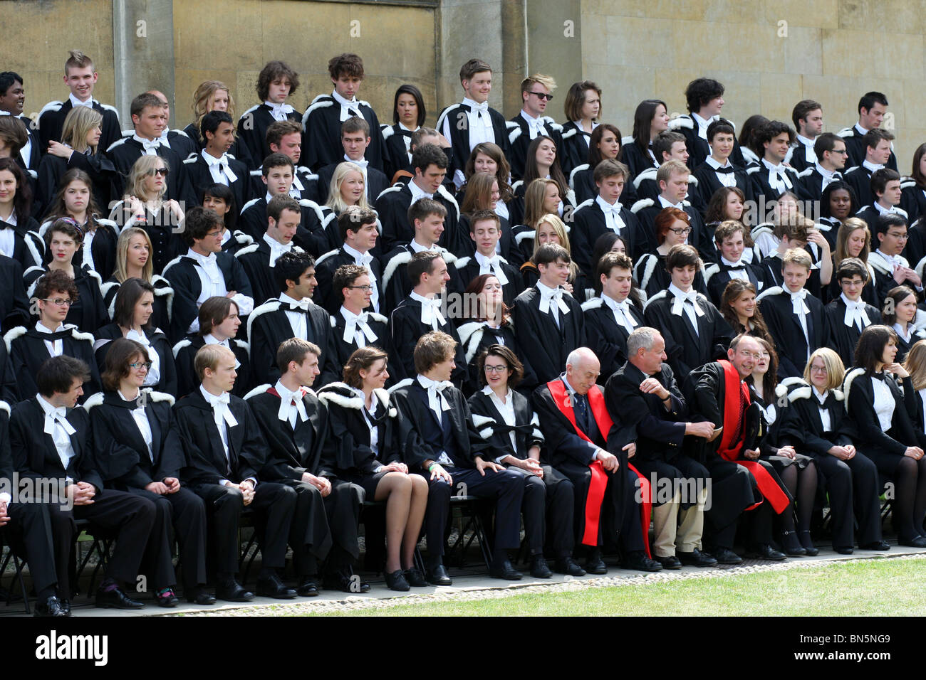 CAMBRIDGE UNIVERSITY STUDENTS ON GRADUATION DAY Stock Photo - Alamy