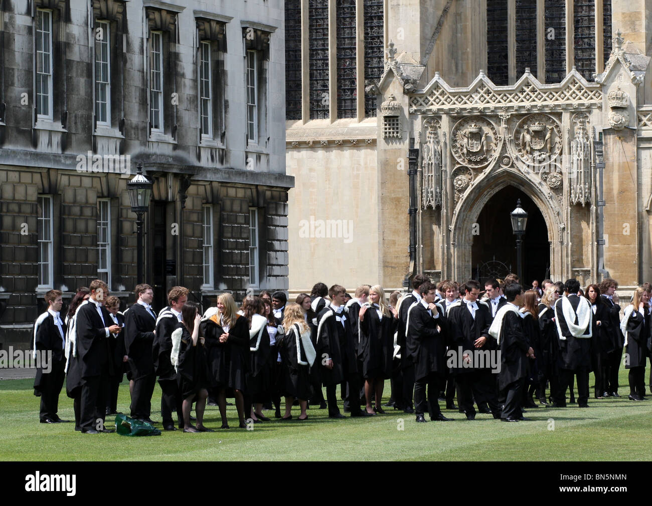 CAMBRIDGE UNIVERSITY STUDENTS ON GRADUATION DAY Stock Photo - Alamy