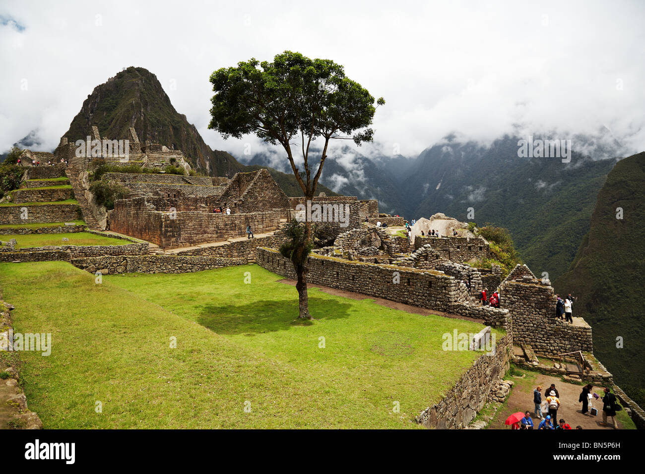 The Inca settlement of Machu Picchu, Peru Stock Photo - Alamy