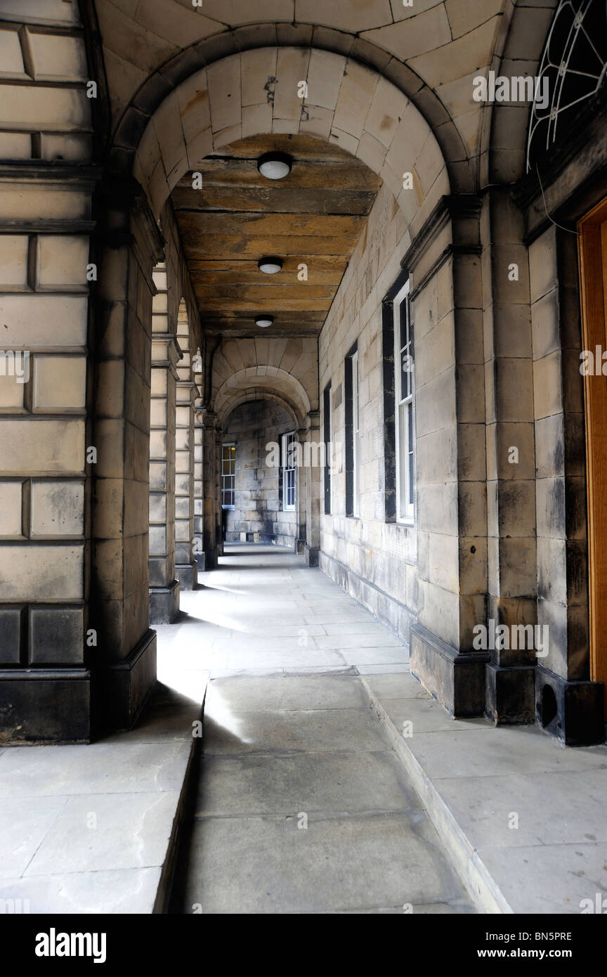 Edinburgh alley hi-res stock photography and images - Alamy