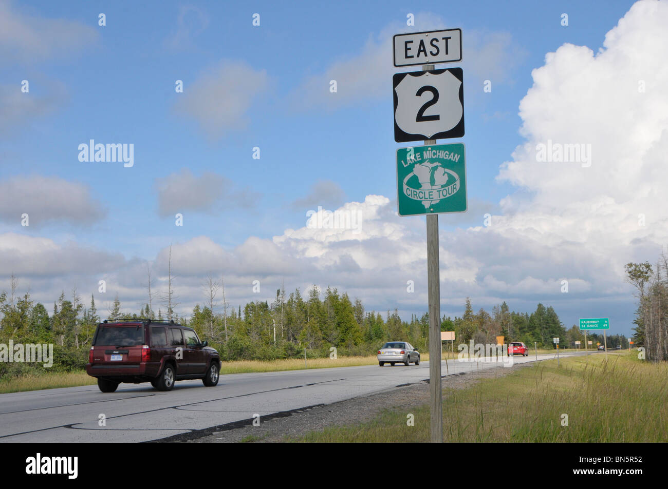 Great Lakes Circle Tour Sign Lake Michigan Stock Photo - Alamy Great Lakes Circle Tour Sign Lake Michigan Stock Photo - Alamy