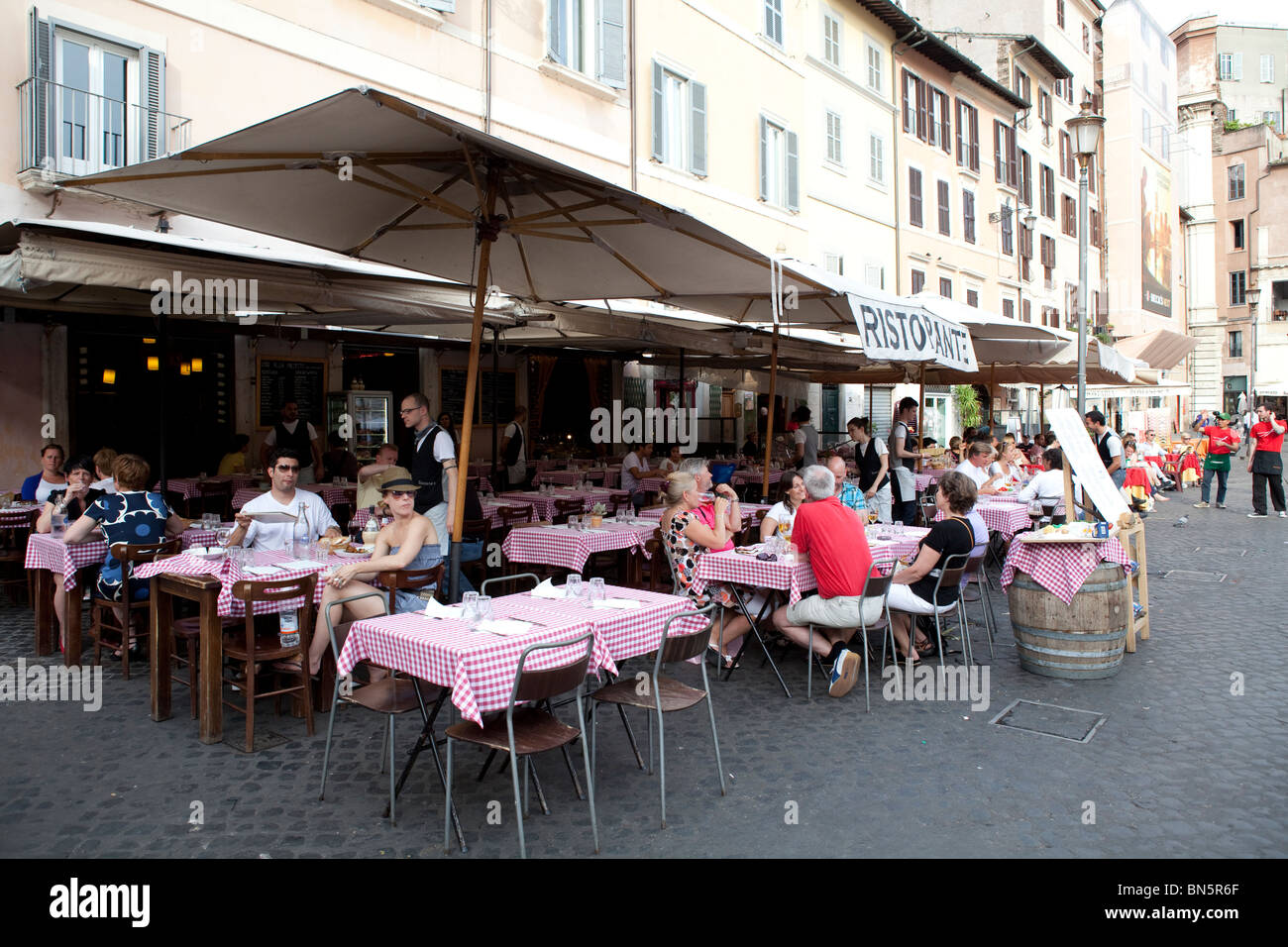 Streetlife, Rome Italy Stock Photo - Alamy