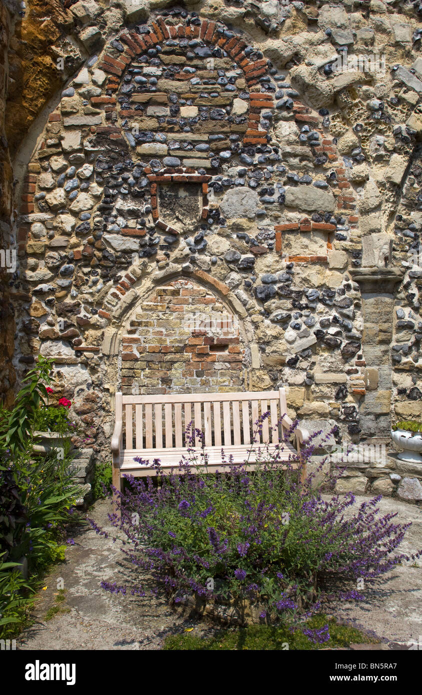 St peters church sandwich kent hi-res stock photography and images - Alamy