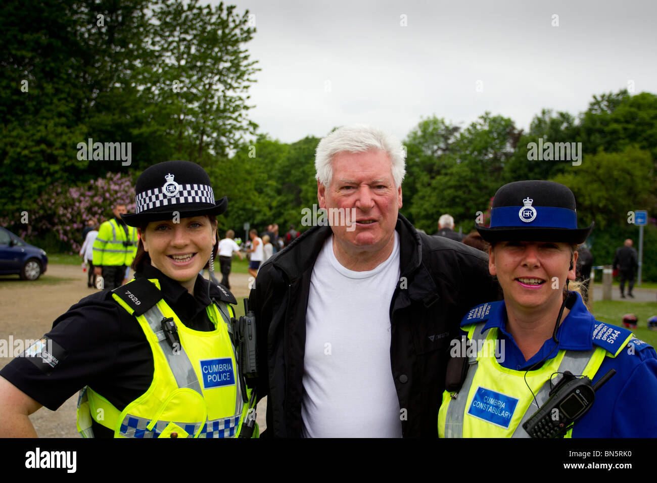 Former Catchphrase presenter Roy Walker PCSO & young female police ...