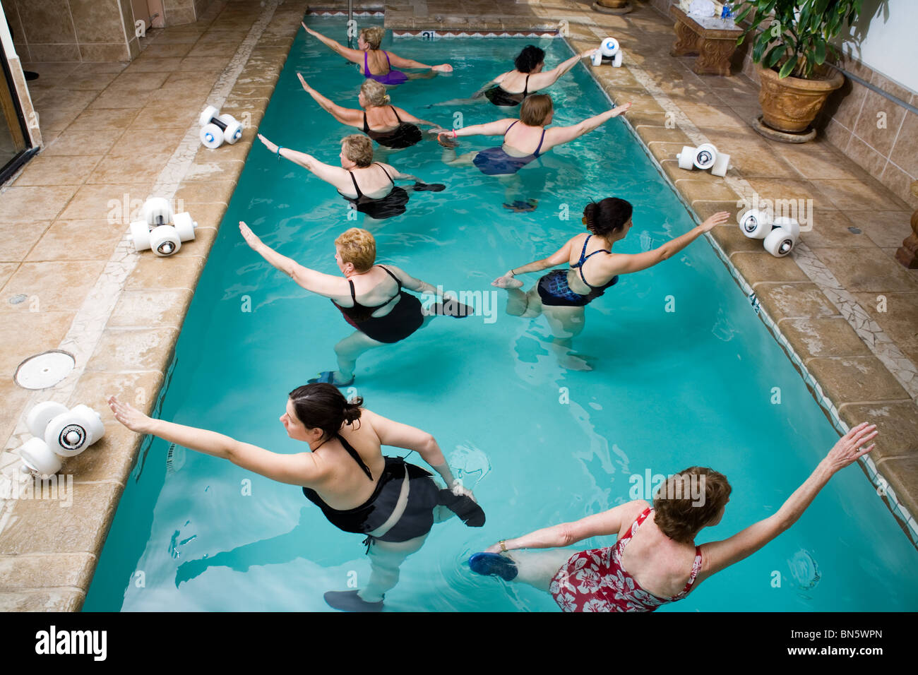 Water aerobics senior women hi-res stock photography and images - Alamy
