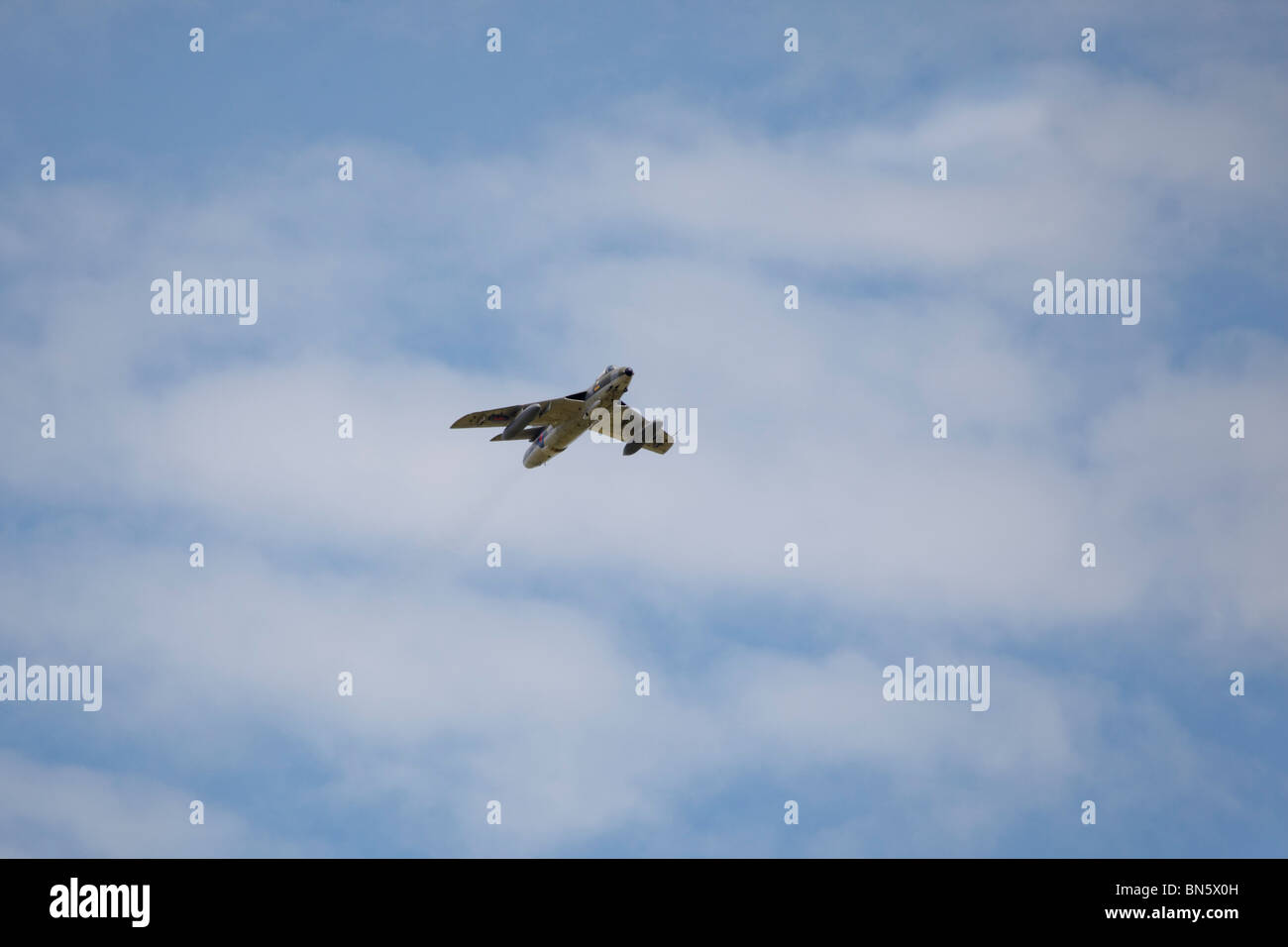 Hawker Hunter WV322 on approach to RAF Waddington International Airshow ...