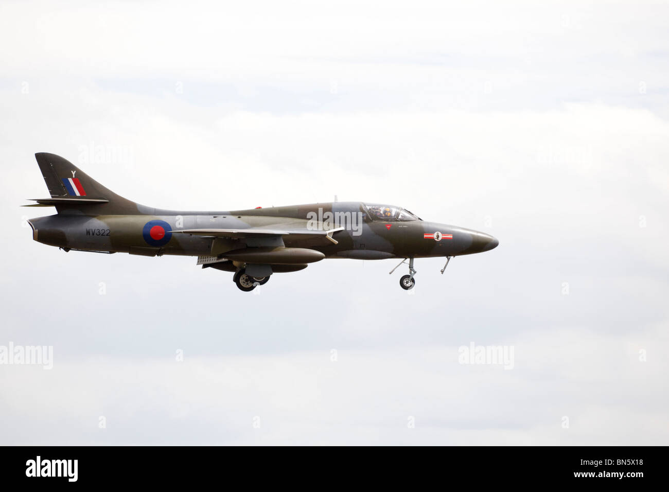 Hawker Hunter WV322 on approach to RAF Waddington International Airshow ...