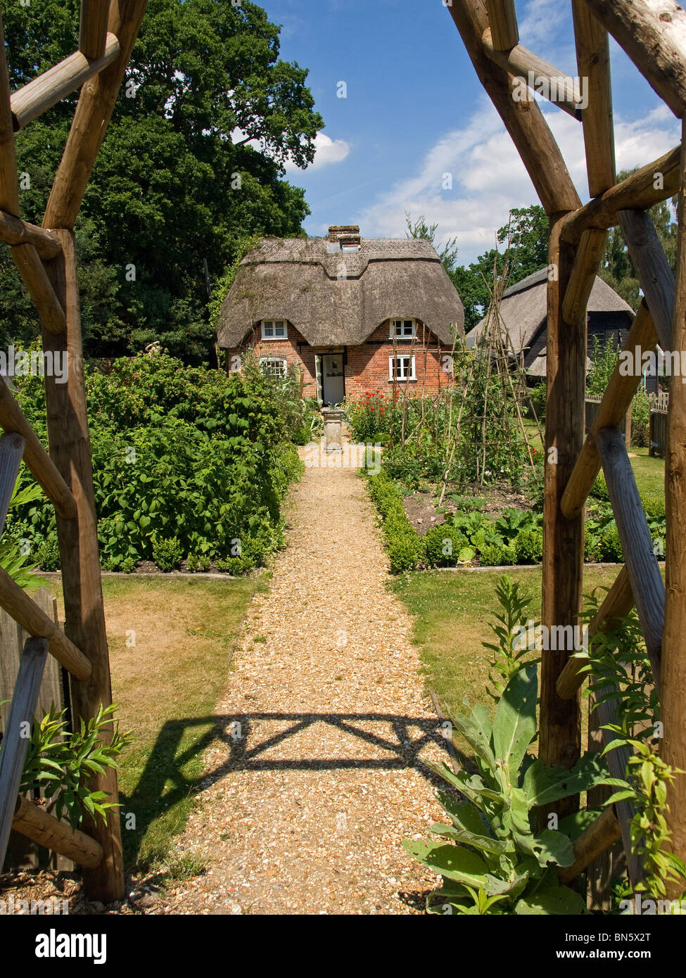 16th Century Cobb Cottage at Furzey Gardens Minstead New Forest ...