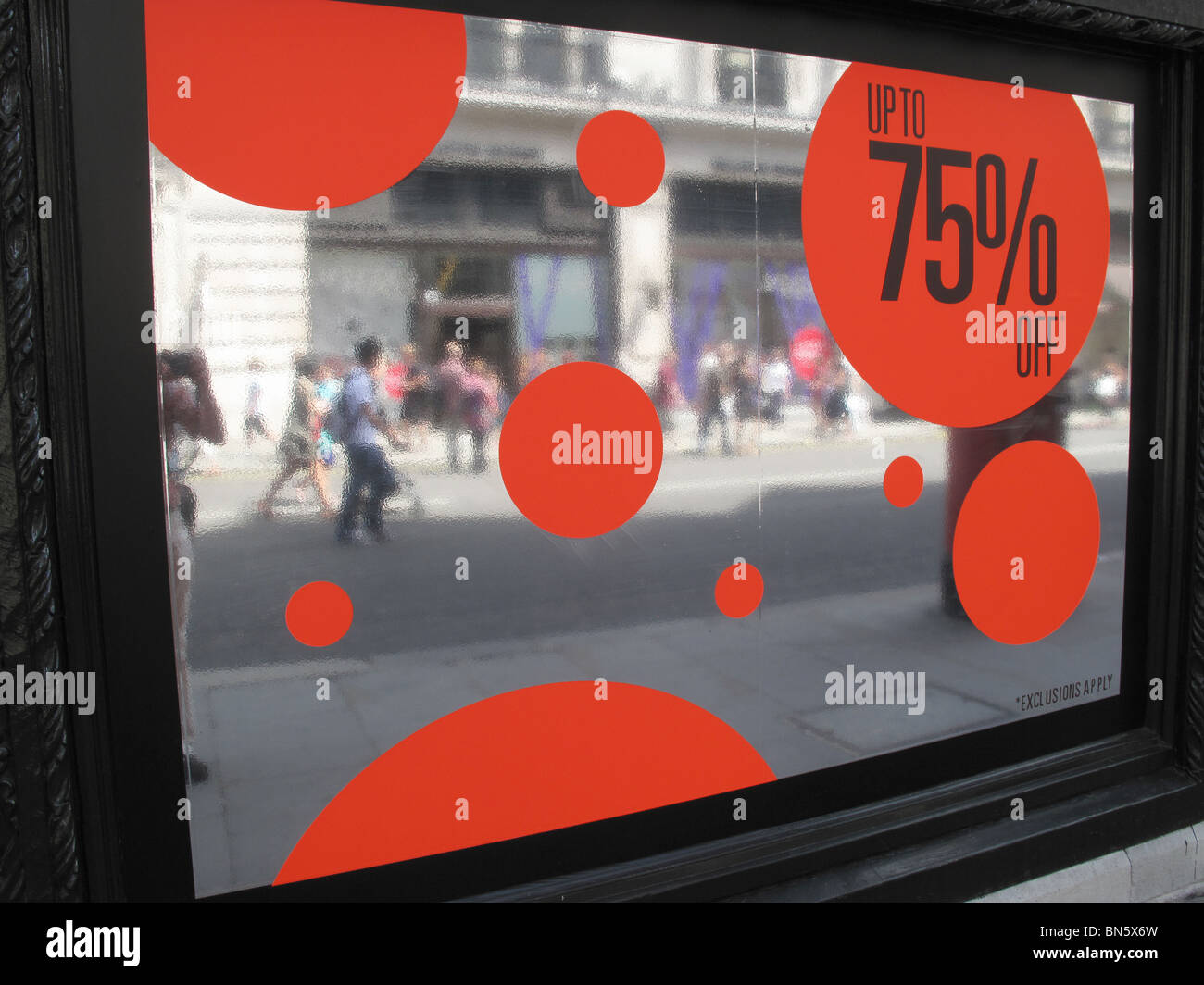 London window display hi-res stock photography and images - Alamy