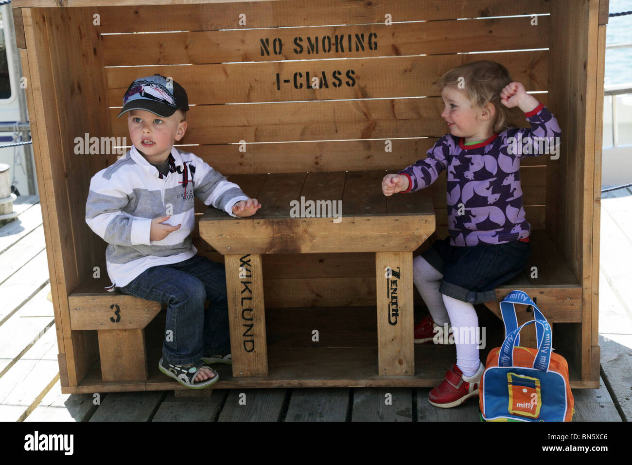 Brother sister fight table hi-res stock photography and images - Alamy