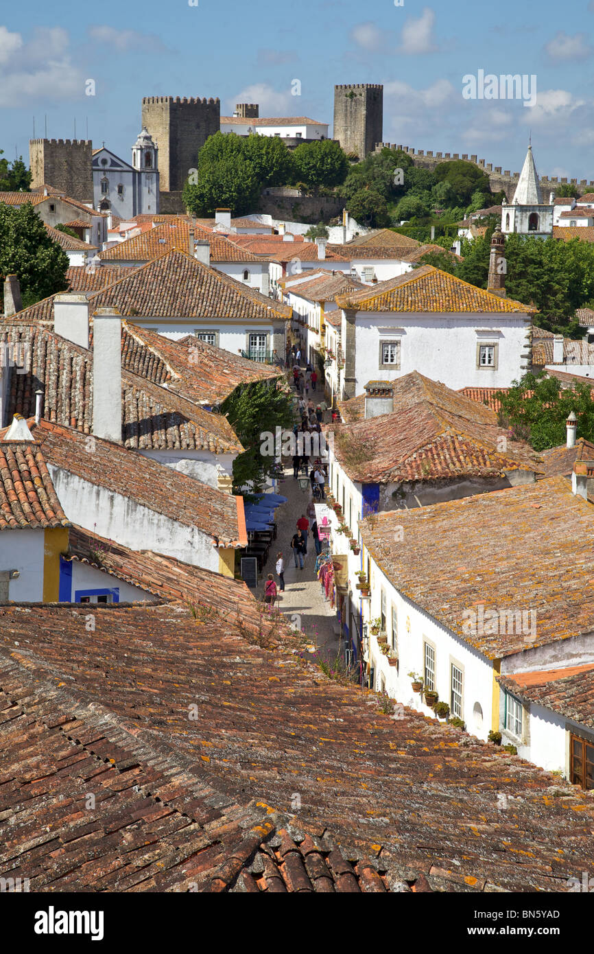 Medieval walled castle hi-res stock photography and images - Alamy