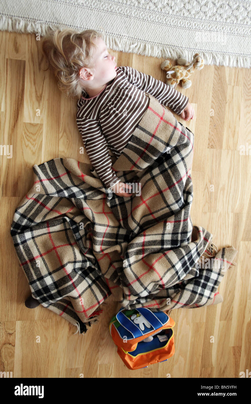 EXHAUSTED BABY GIRL TODDLER FAST ASLEEP ON THE FLOOR: Toddler child ...