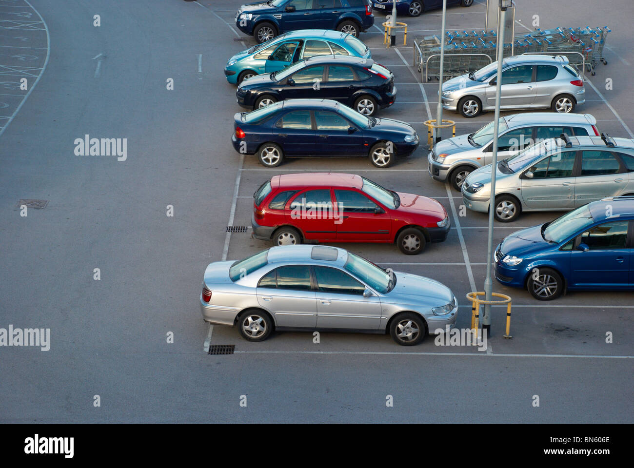 retail park car park Stock Photo - Alamy