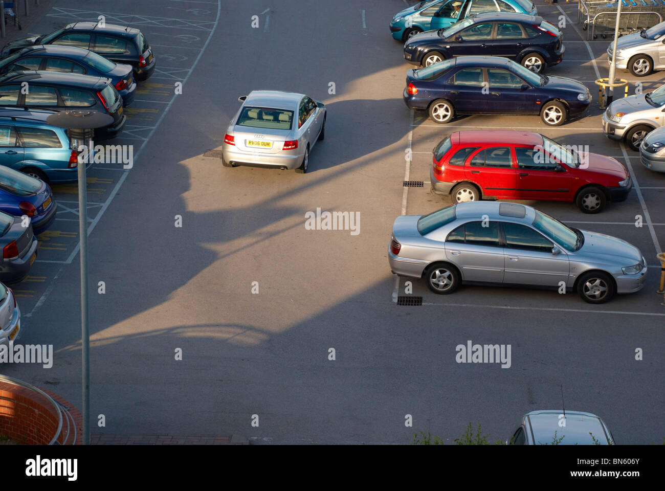 retail park car park Stock Photo - Alamy