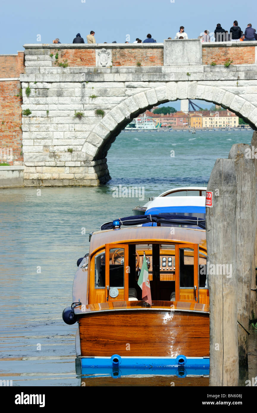 The bridge on Riviera San Nicolo, Venice Lido Stock Photo - Alamy