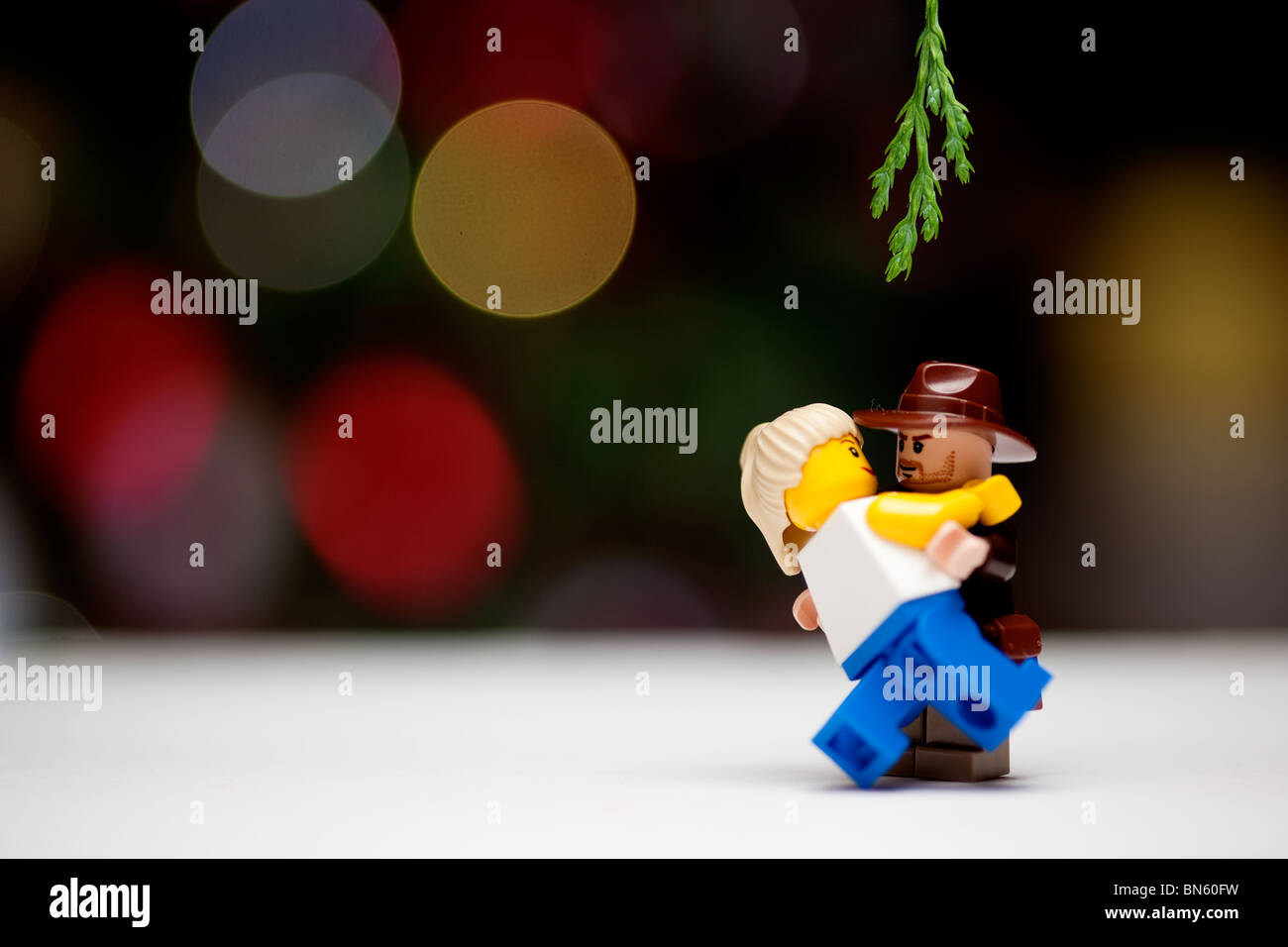 Female figure kissing hi-res stock photography and images - Alamy