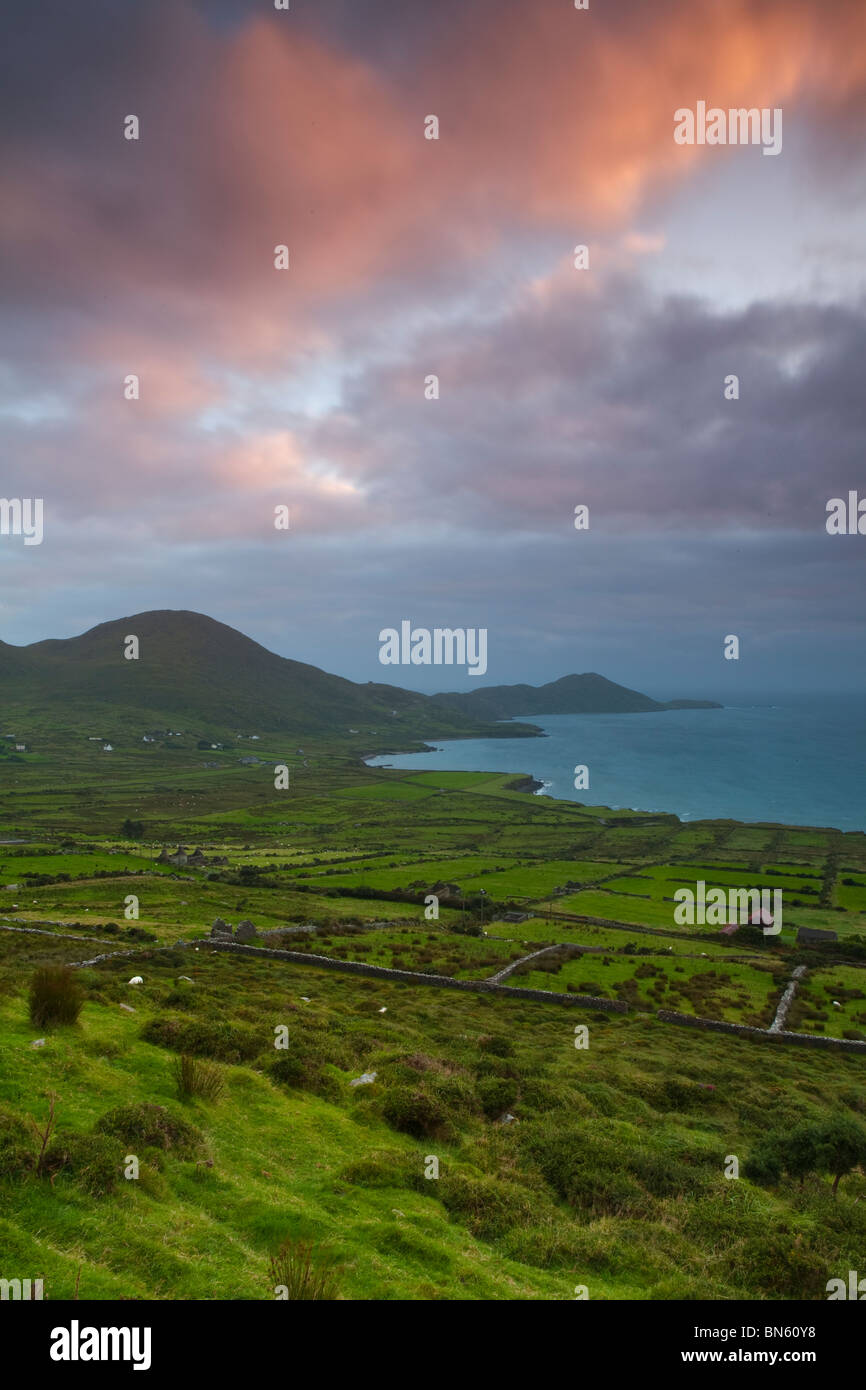 Dramatic coastal landscape at sunset, Ballinskelligs Bay, Iveragh ...