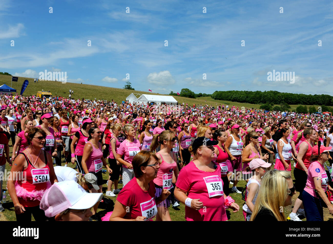 Thousands of women taking part in a Cancer Research Race for Life ...