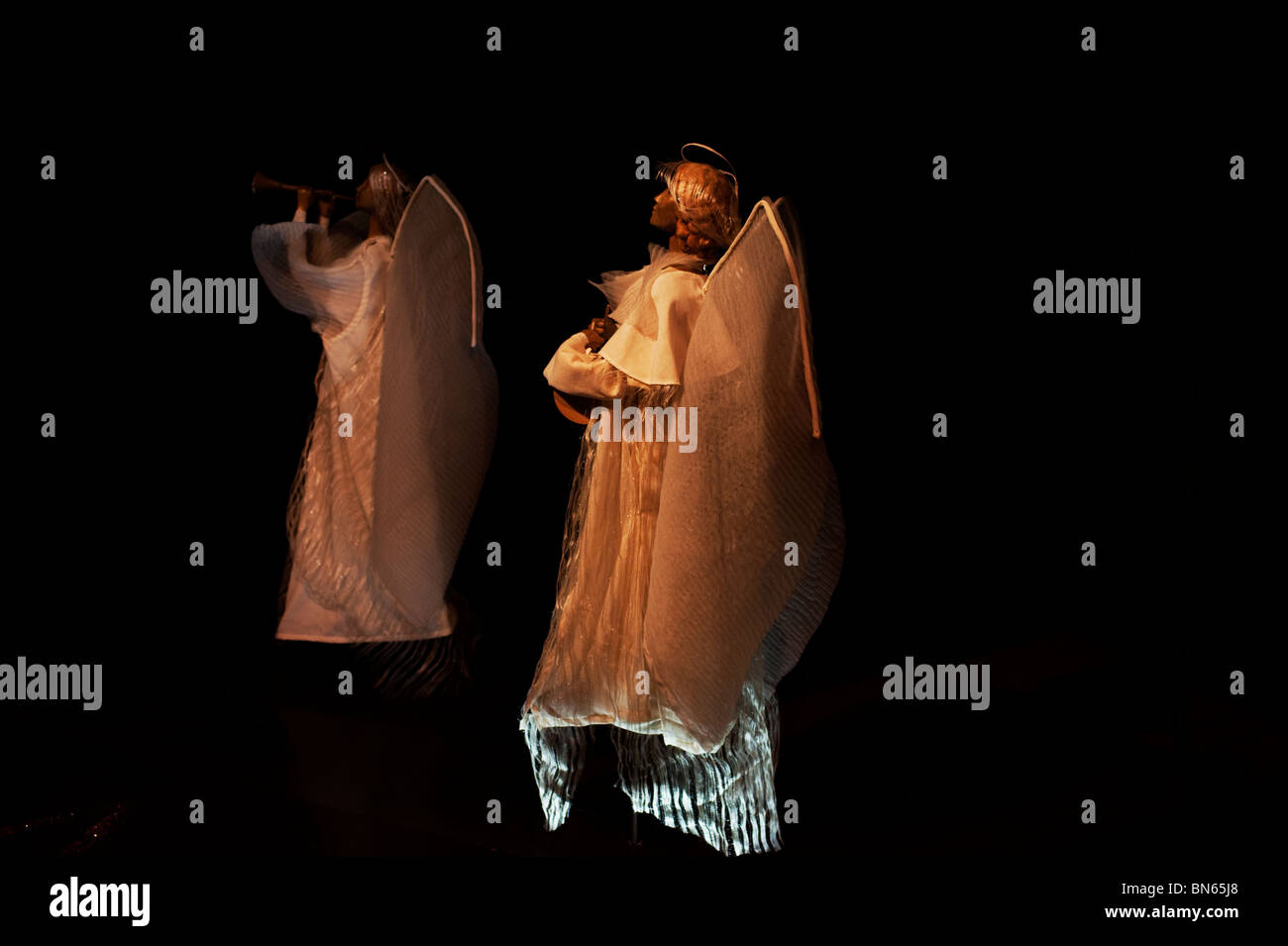 Angels and nativity hi-res stock photography and images - Alamy