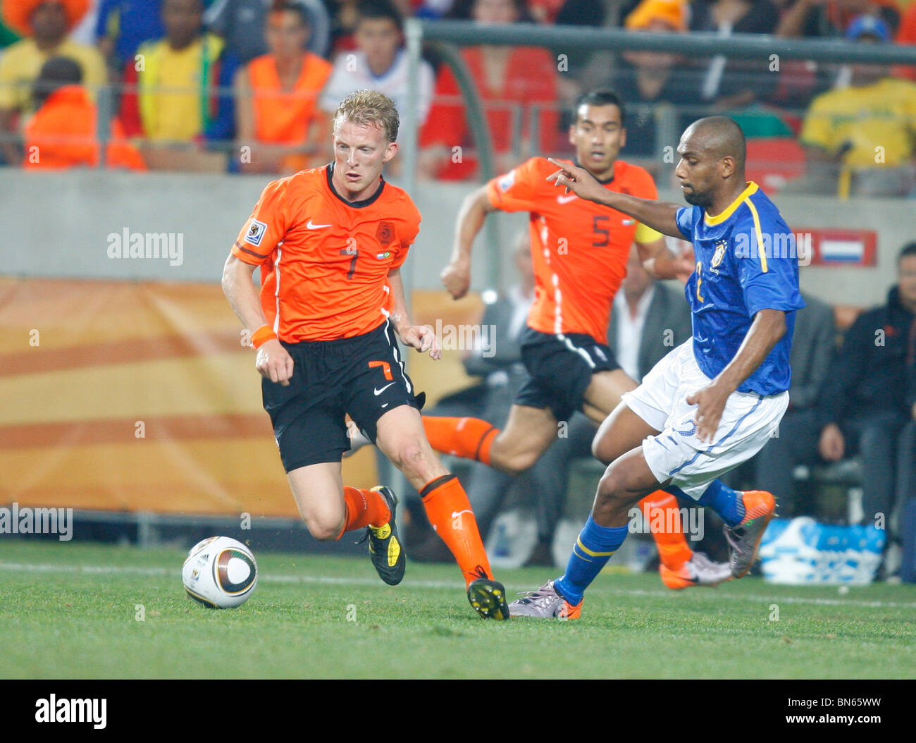 DIRK KUYT & MAICON BRAZIL V NETHERLANDS NELSON MANDELA BAY STADIUM PORT ...
