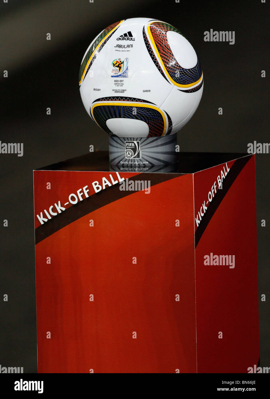 Kick off soccer hi-res stock photography and images - Alamy