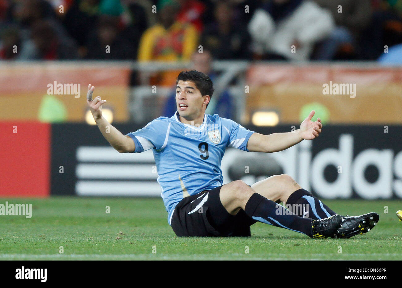 Ghana uruguay world cup suarez hi-res stock photography and images - Alamy