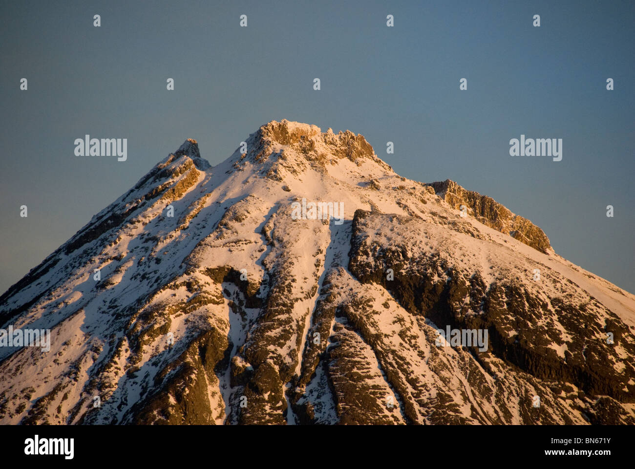 Mount taranaki from pouakai range hi-res stock photography and images ...