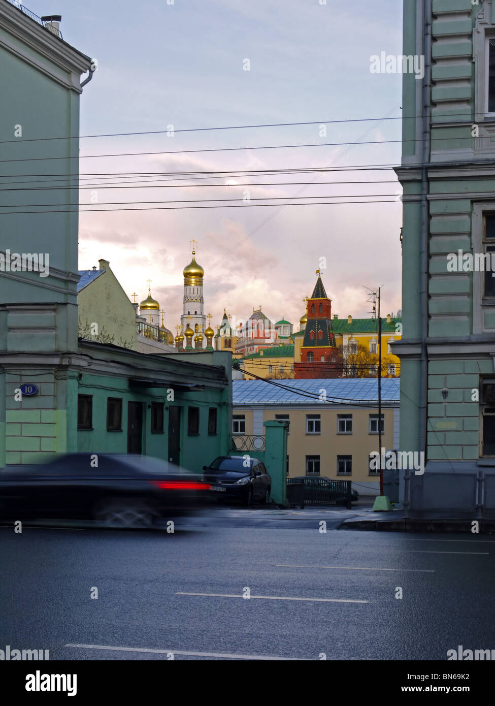 The gap between two buildings hi-res stock photography and images - Alamy